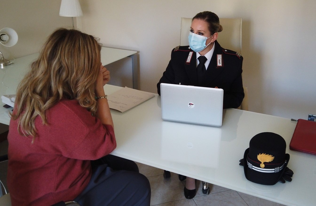 AVELLINO – LITIGA CON LA EX E SI SCAGLIA CONTRO I CARABINIERI INTERVENUTI: “MA CHE VOLETE ...